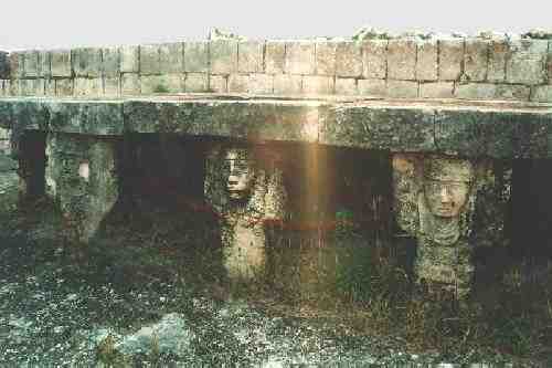 The Gigantic Atlantean Statues of the Toltecs – Mexico Unexplained